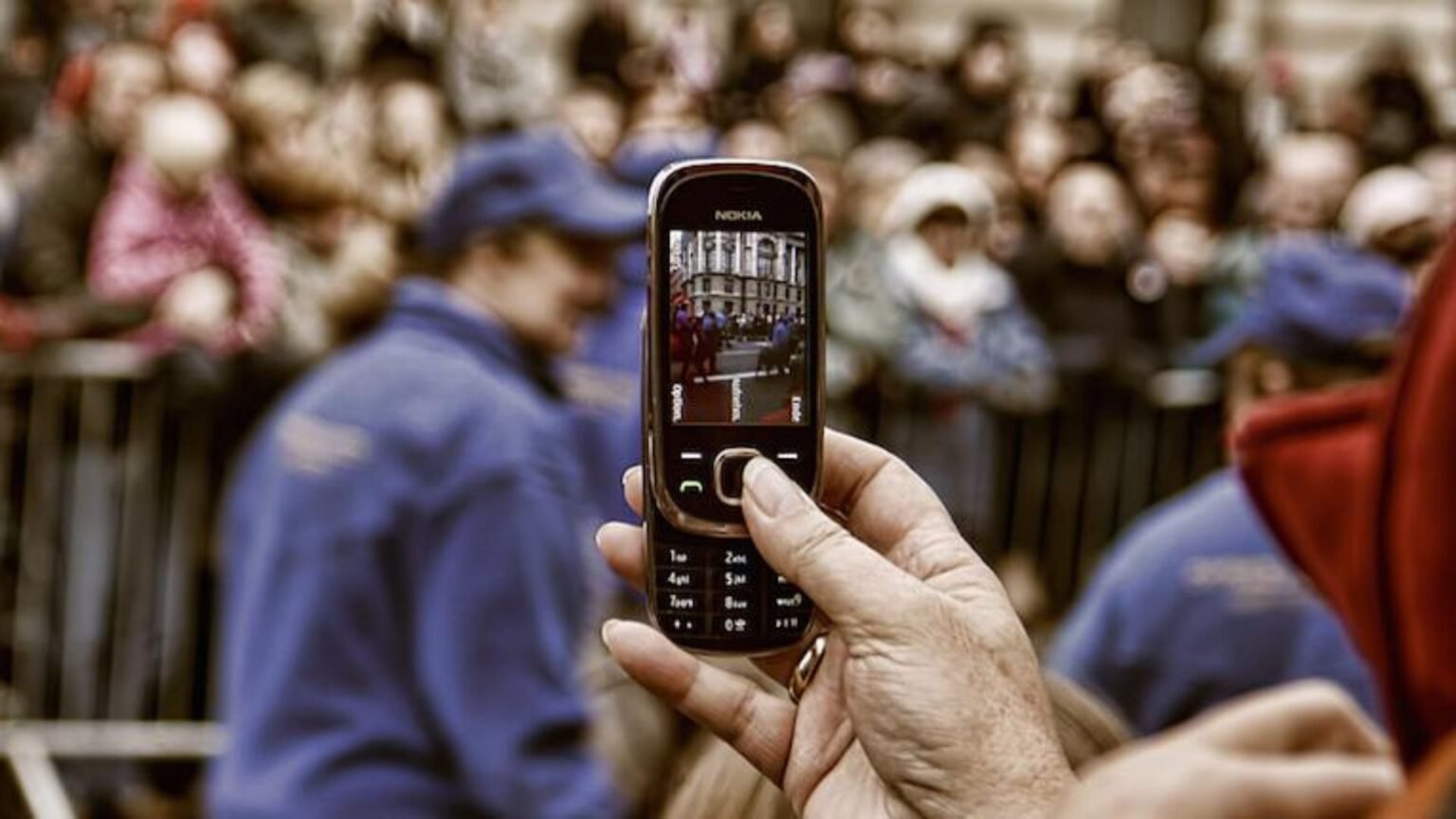 The Role of Social Media in Advancing Human Rights - bertacaceres.org